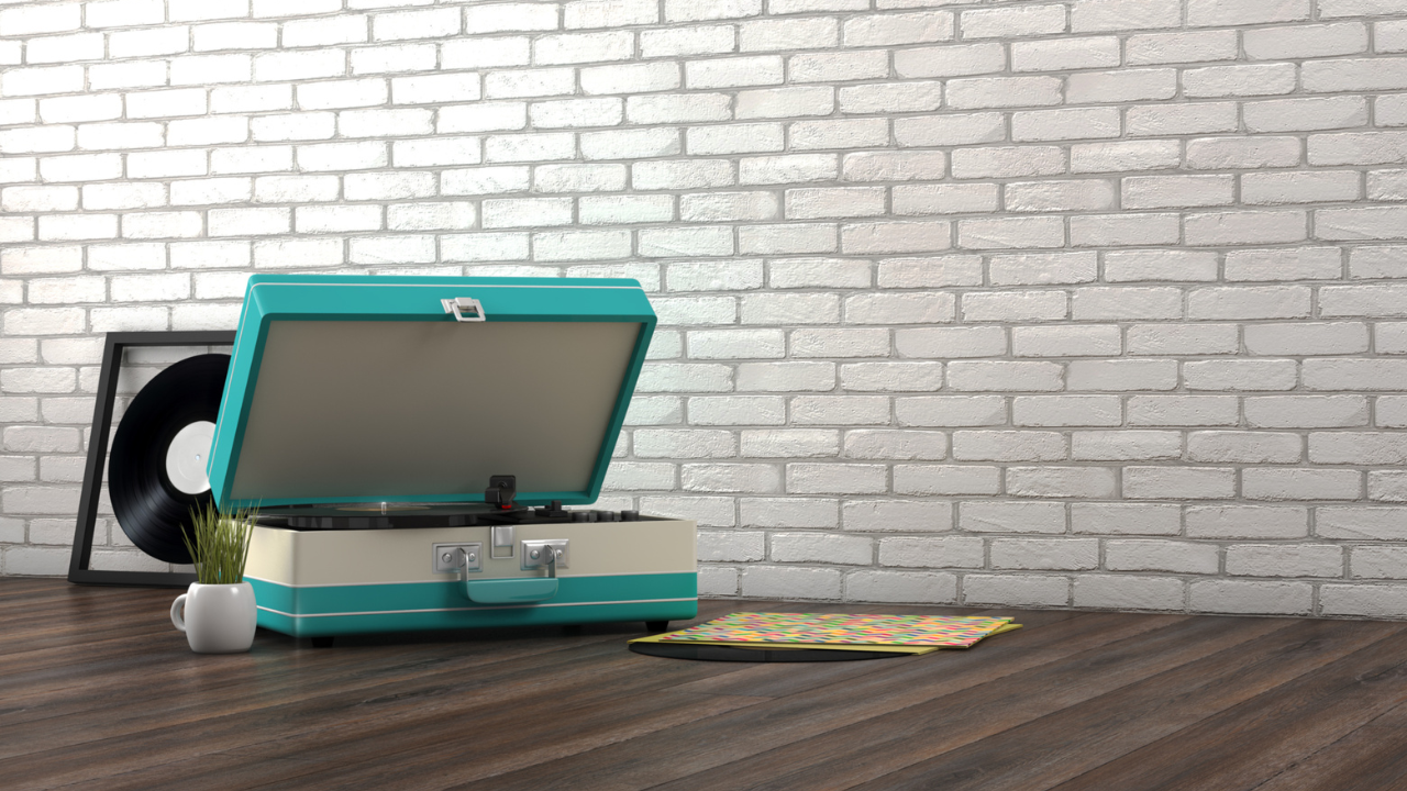 Vinyl Care on the Go: Essential Travel Tips for Enthusiasts - Vinylitic